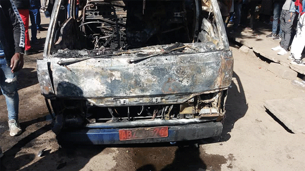 Byo police burn 3 kombis in CBD clashes -Newsday Zimbabwe